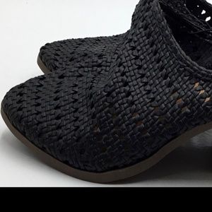Universal Thread | Shoes | Woven Heeled Mules Universal Threadblack ...